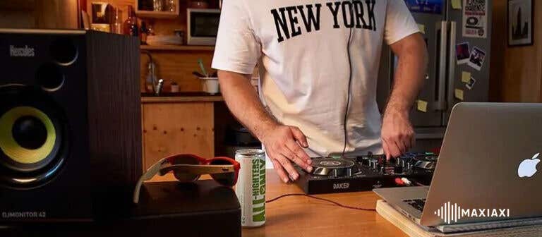 DJ Controller vs DJ Mixer: Was ist der Unterschied?